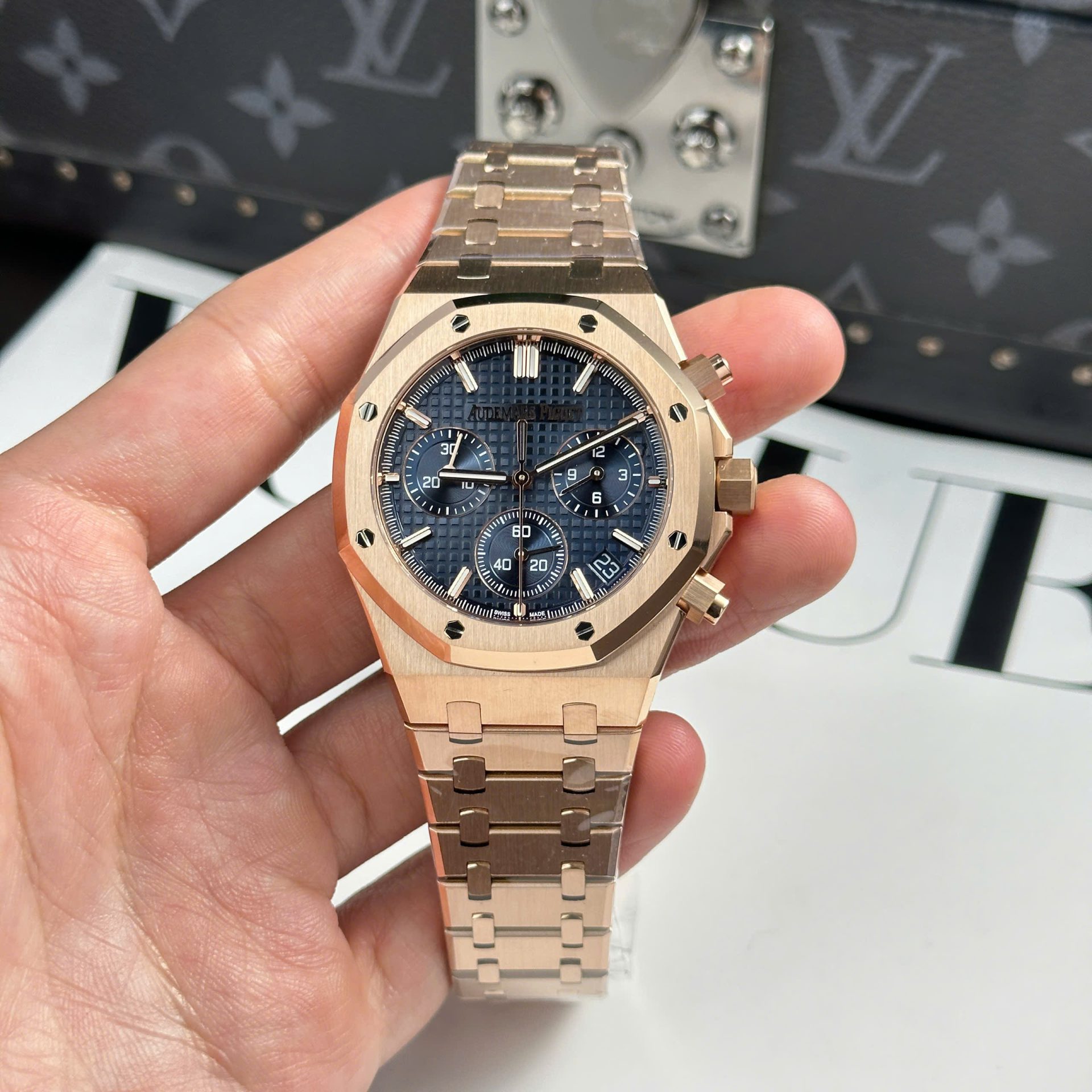 Audemars Piguet Royal Oak 26240 Rose Gold Replica Watch Dial Blue APS ...